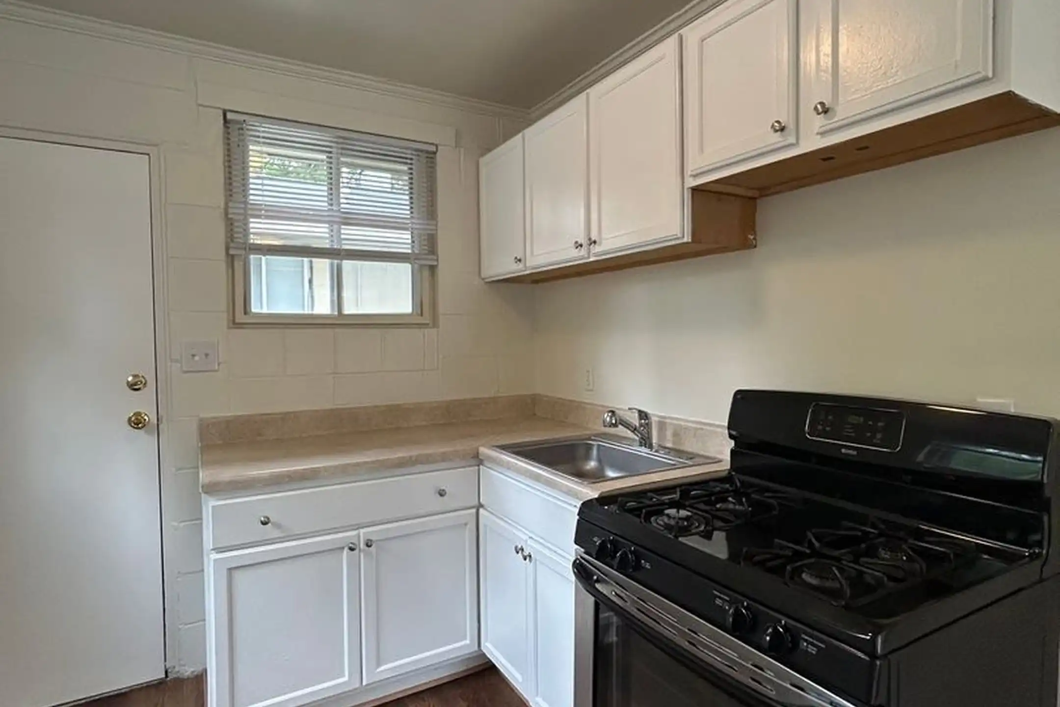 815 15th Half St unit 821-D - Virginia Beach, VA | Rent.
