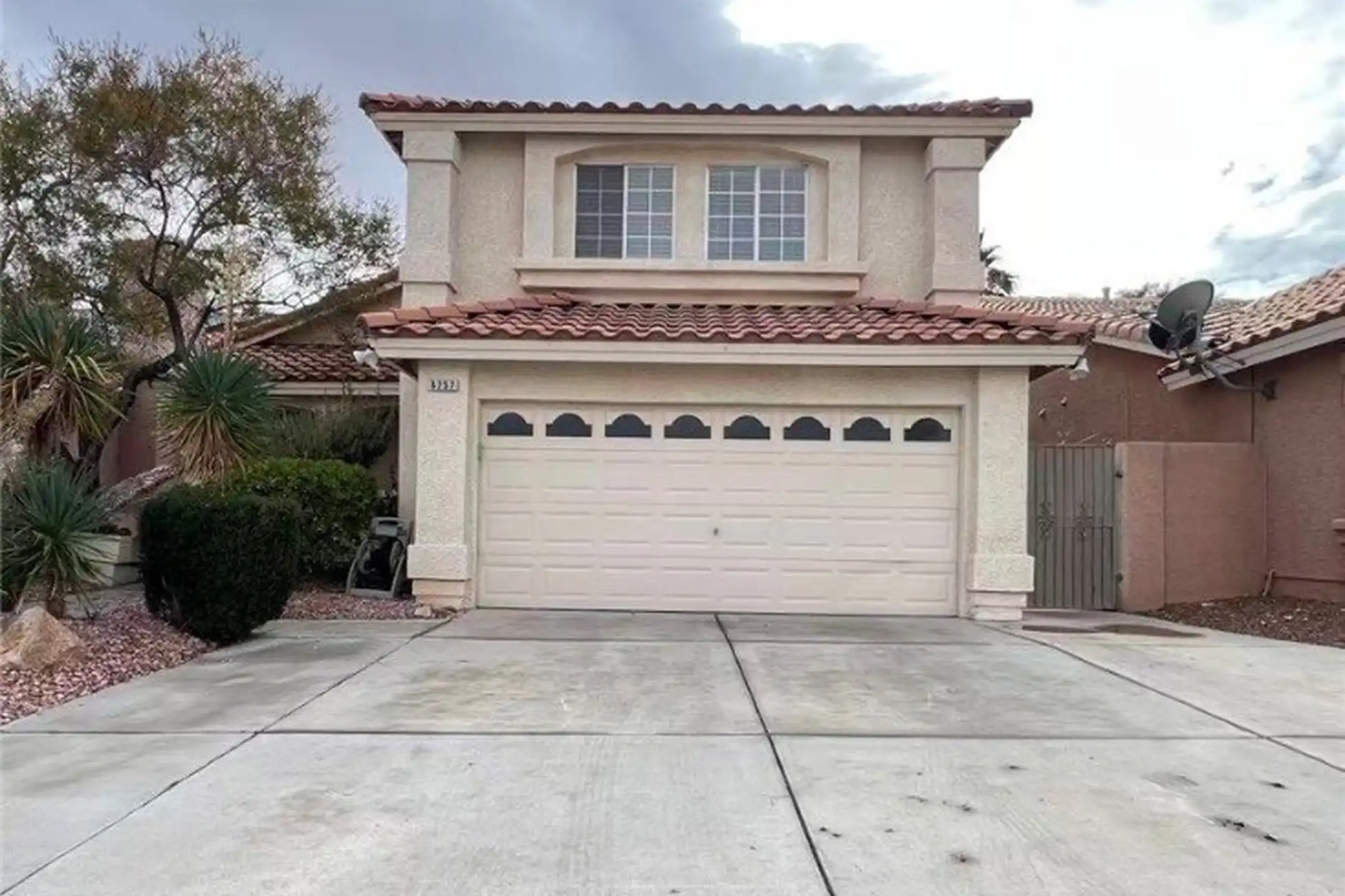 8257 Bermuda Beach Dr - Las Vegas, NV | Rent.