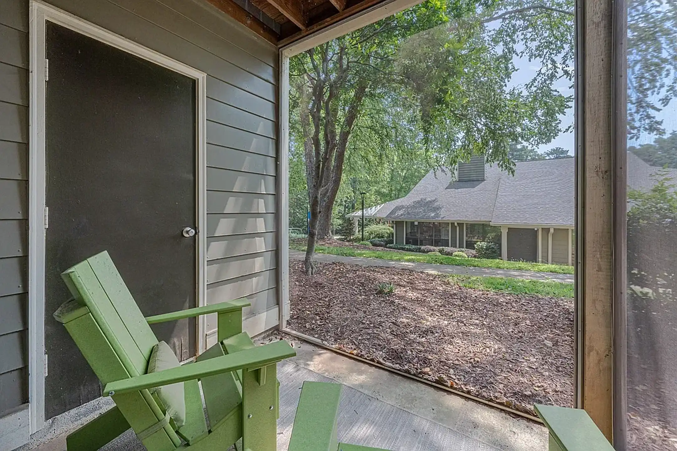 The Retreat at Lake Johnson Apartments - 3201 Walnut Creek Pkwy ...