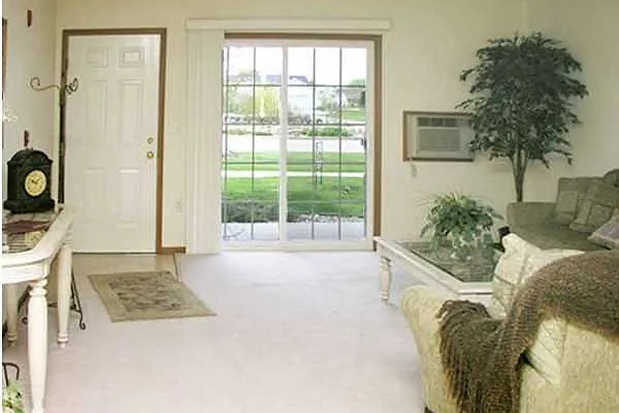 Ledgecrest Estates - 2201-2297 Samantha St - De Pere, WI | Rent.