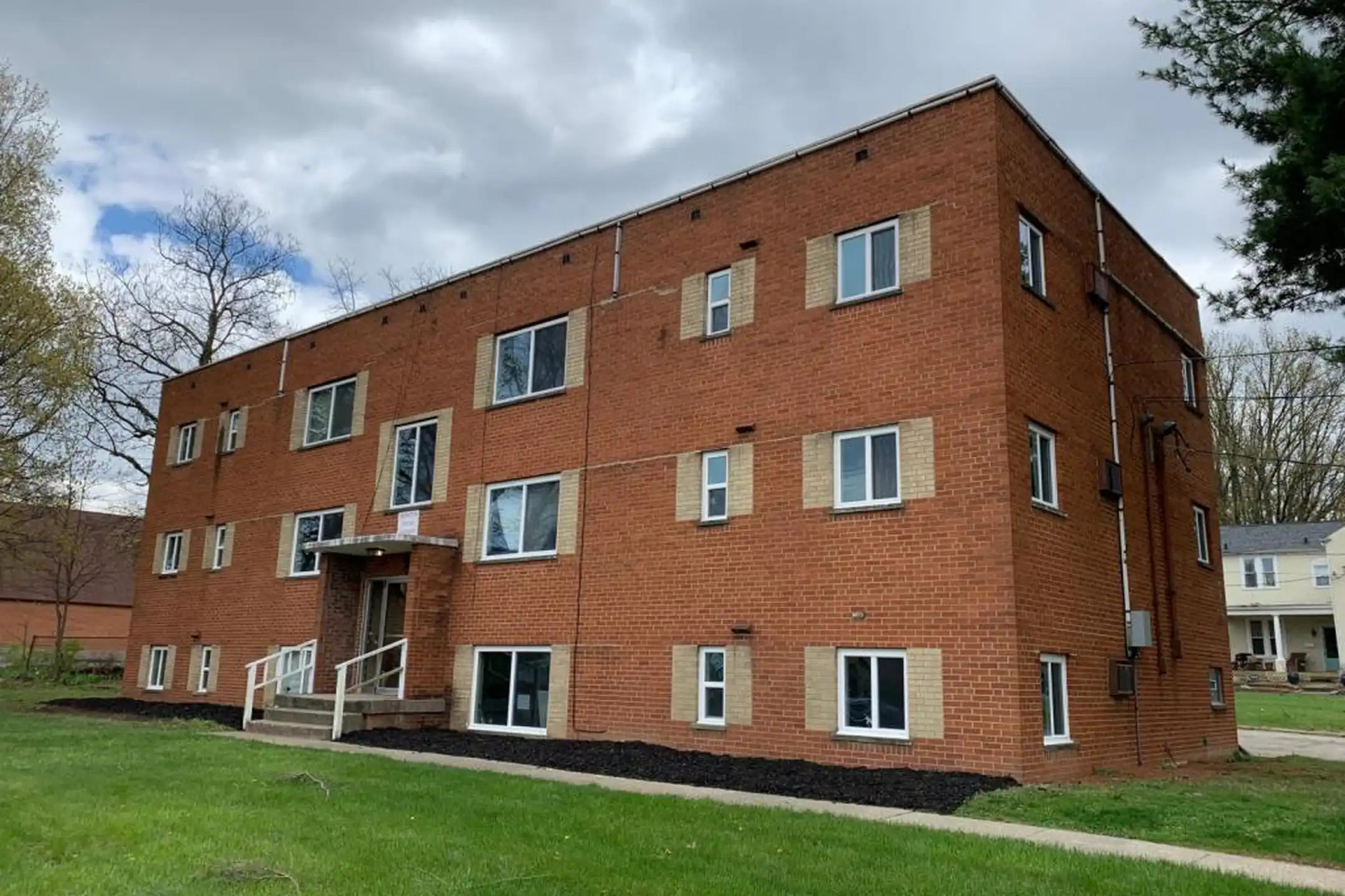 1165 W Galbraith Rd - Cincinnati, OH | Rent.