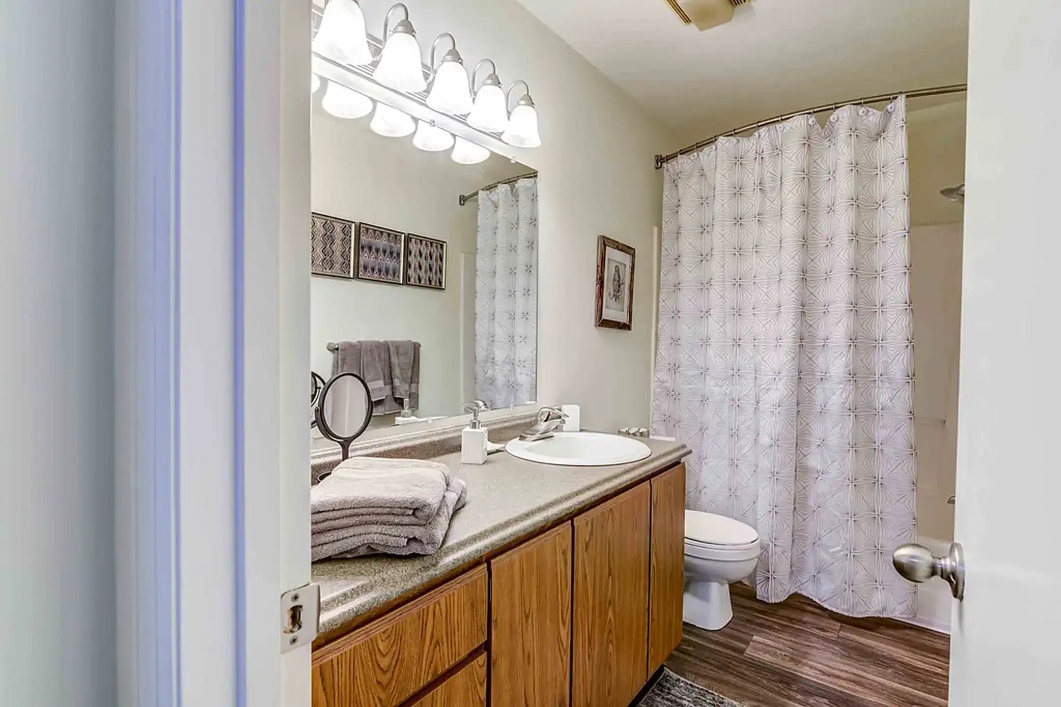 Eagle Pointe Apartment Homes - 8608 Eagle Pointe Dr - Knoxville, TN | Rent.