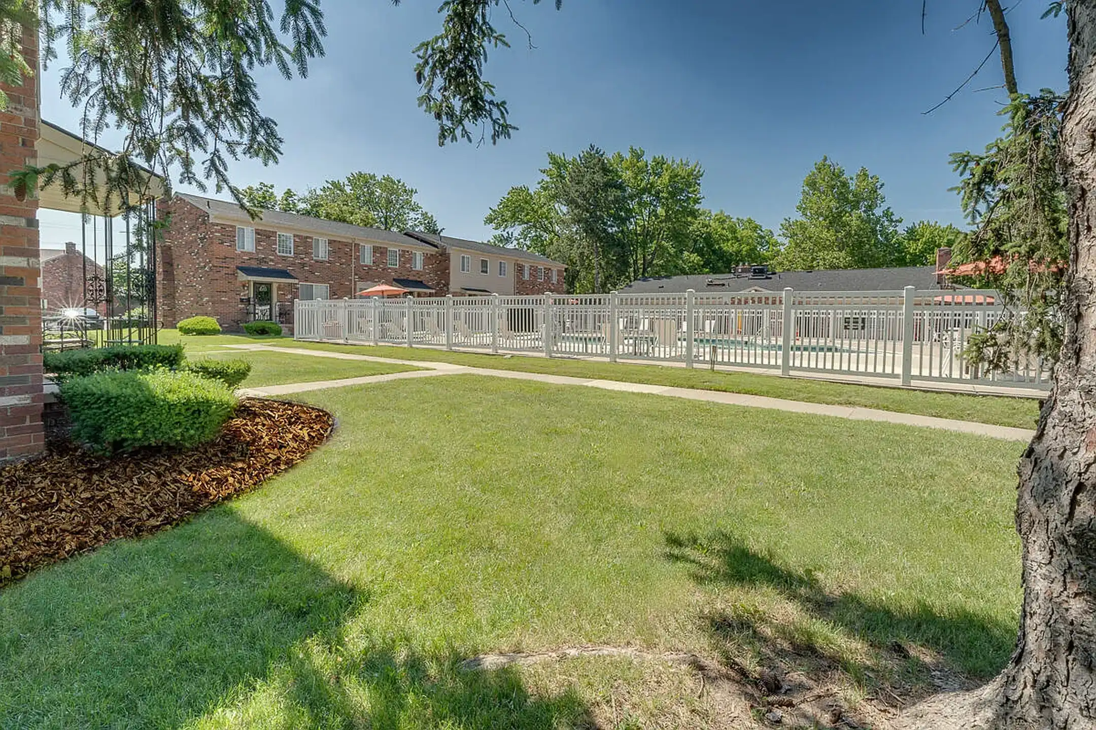 Springwells Park - 15630 Middlebury Dr - Dearborn, MI | Rent.