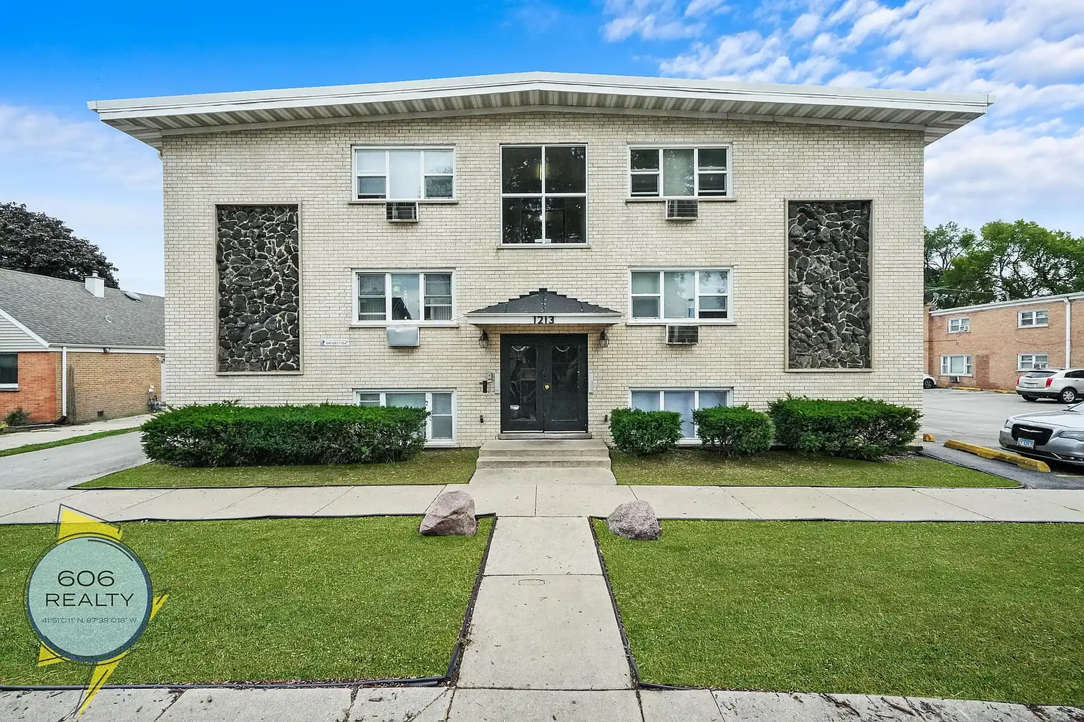 Melrose Park Apartments - 1213 N 34th Ave - Melrose Park, IL | Rent.
