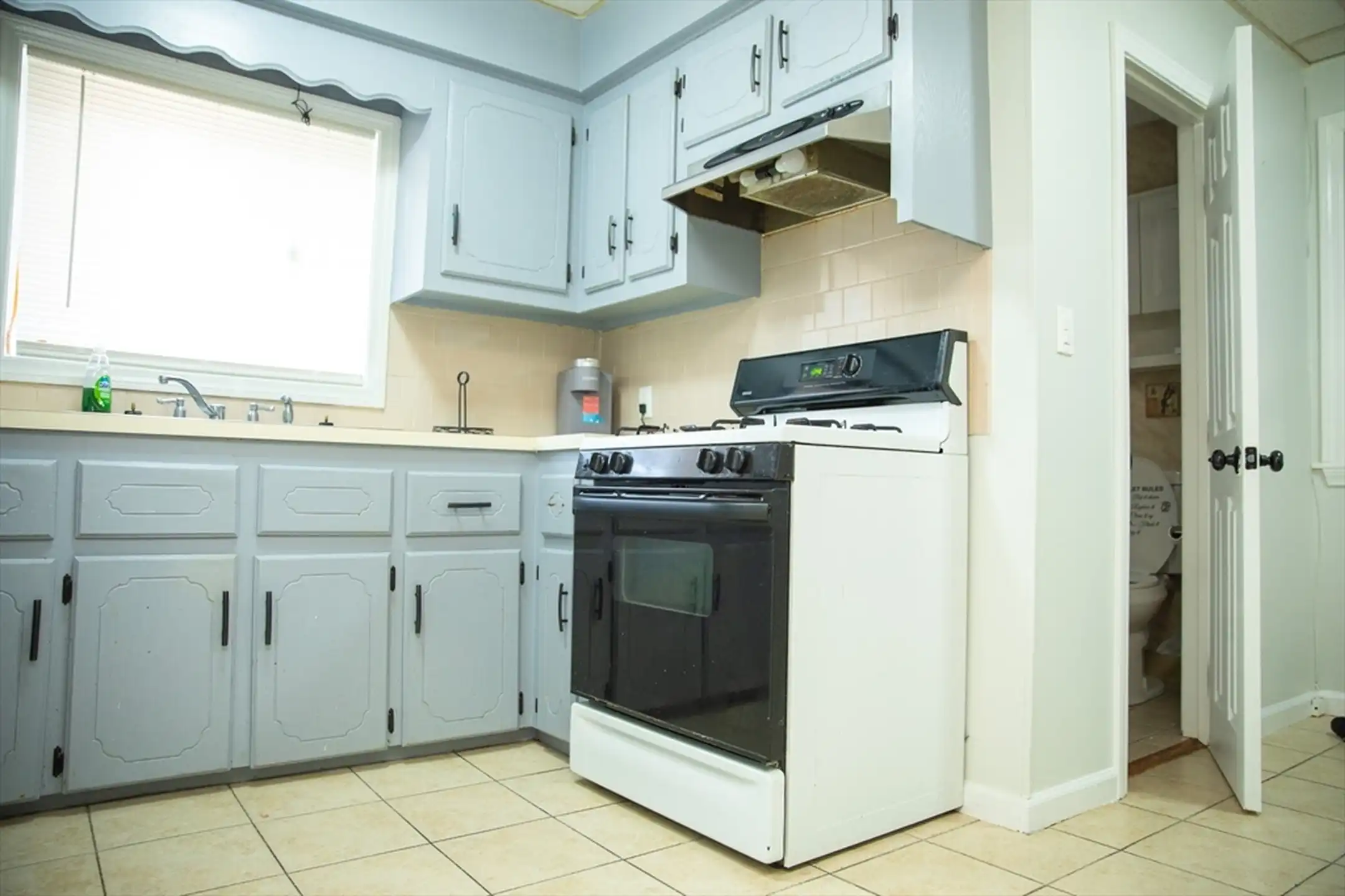 255 Columbia St unit 2nd Floor - Fall River, MA | Rent.