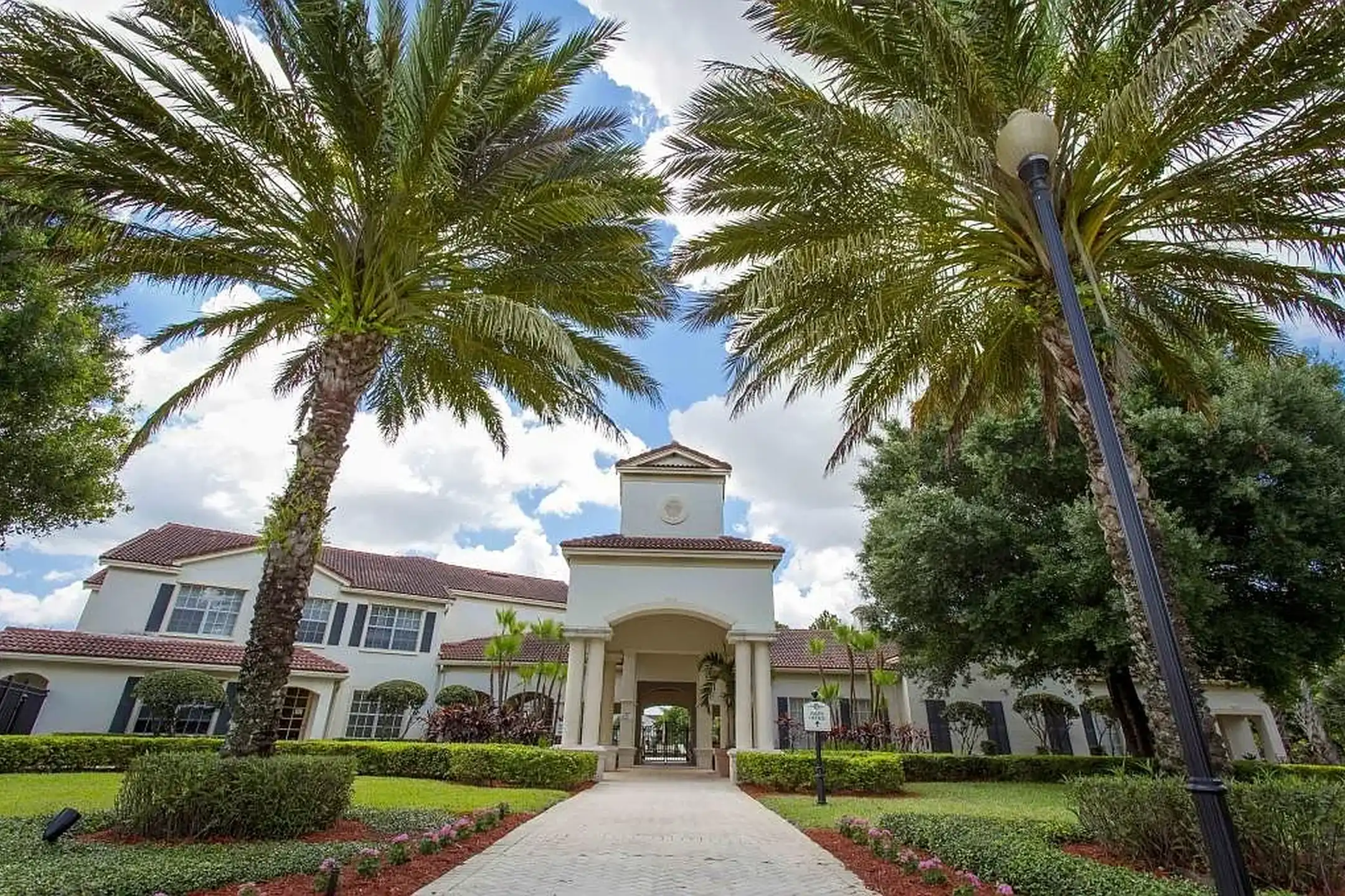 THE ESTATES AT STUART - 85 SE Hancock St - Stuart, FL | Rent.