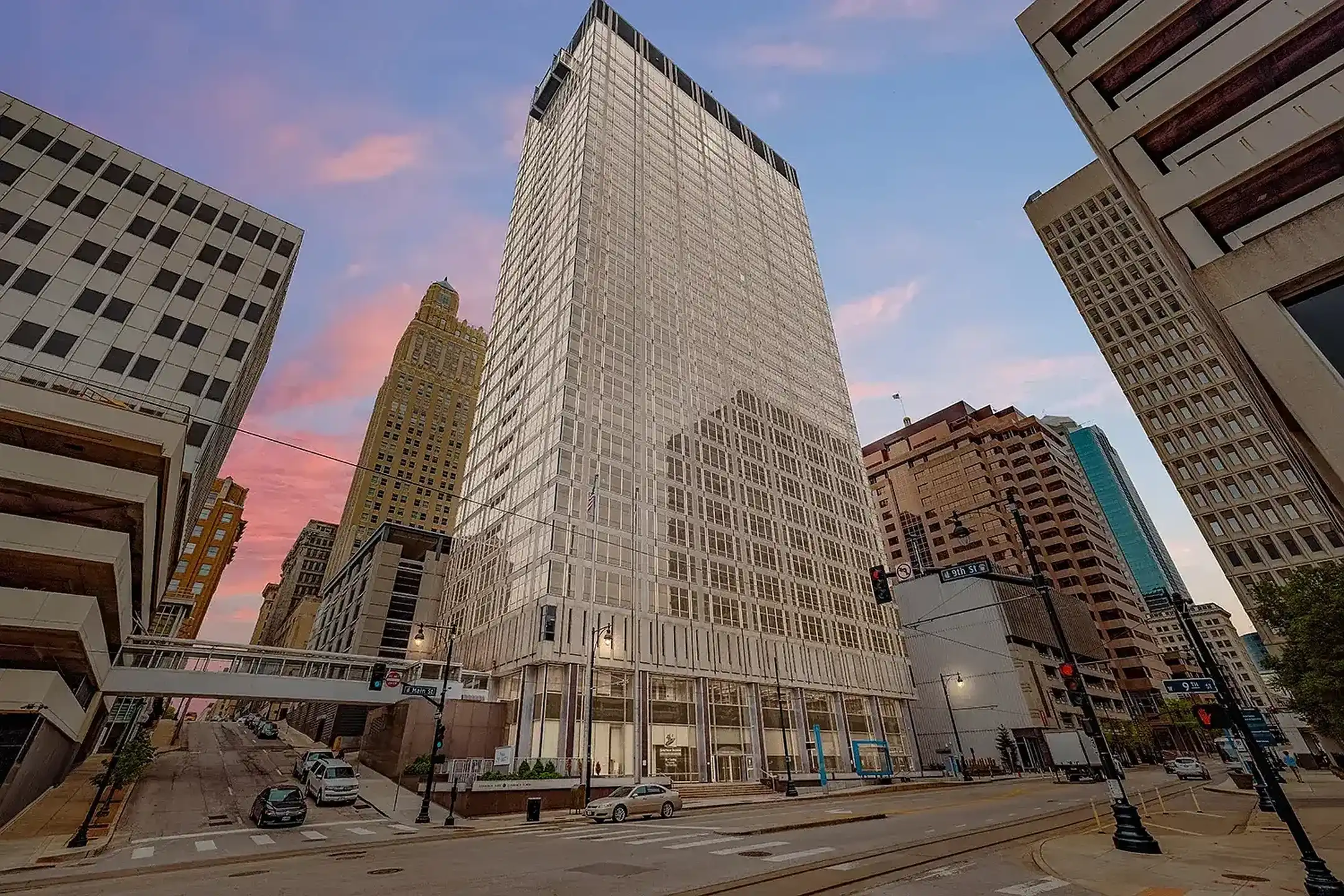 Commerce Tower - 911 Main St - Kansas City, MO | Rent.