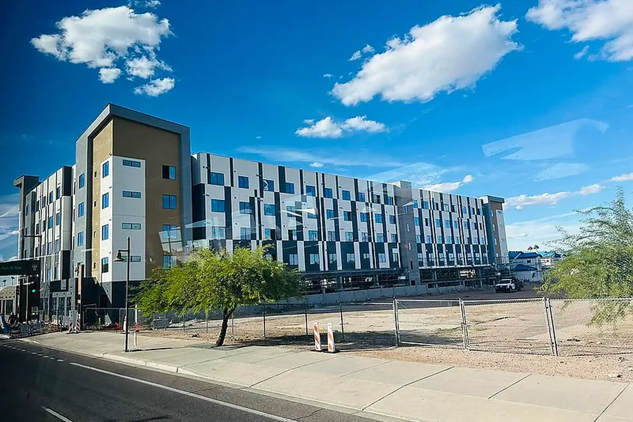 La Victoria Commons - 2320 E Apache Blvd - Tempe, AZ | Rent.