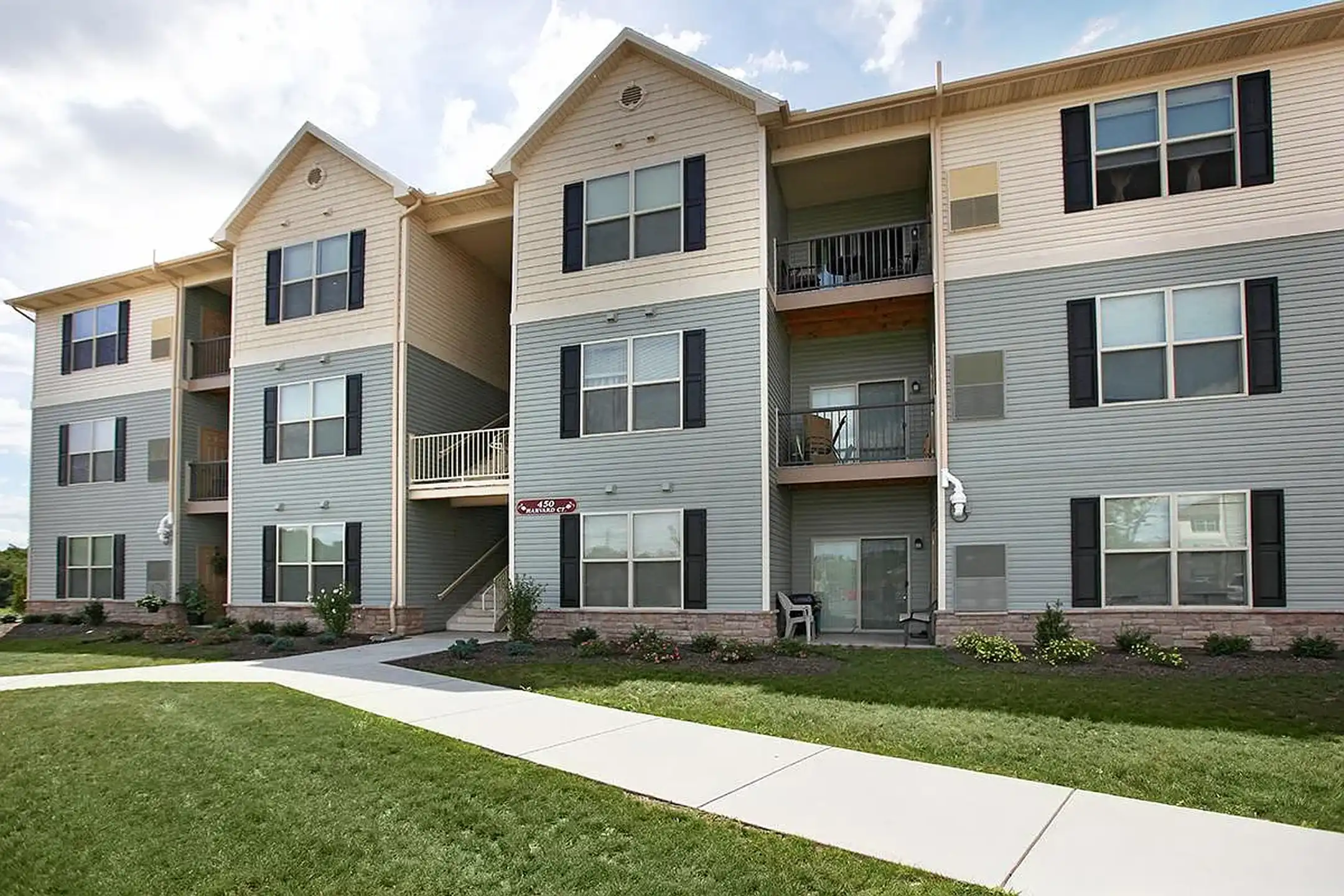 Ivy Ridge Apartments & Townhomes - 589 Yale St - Harrisburg, PA | Rent.