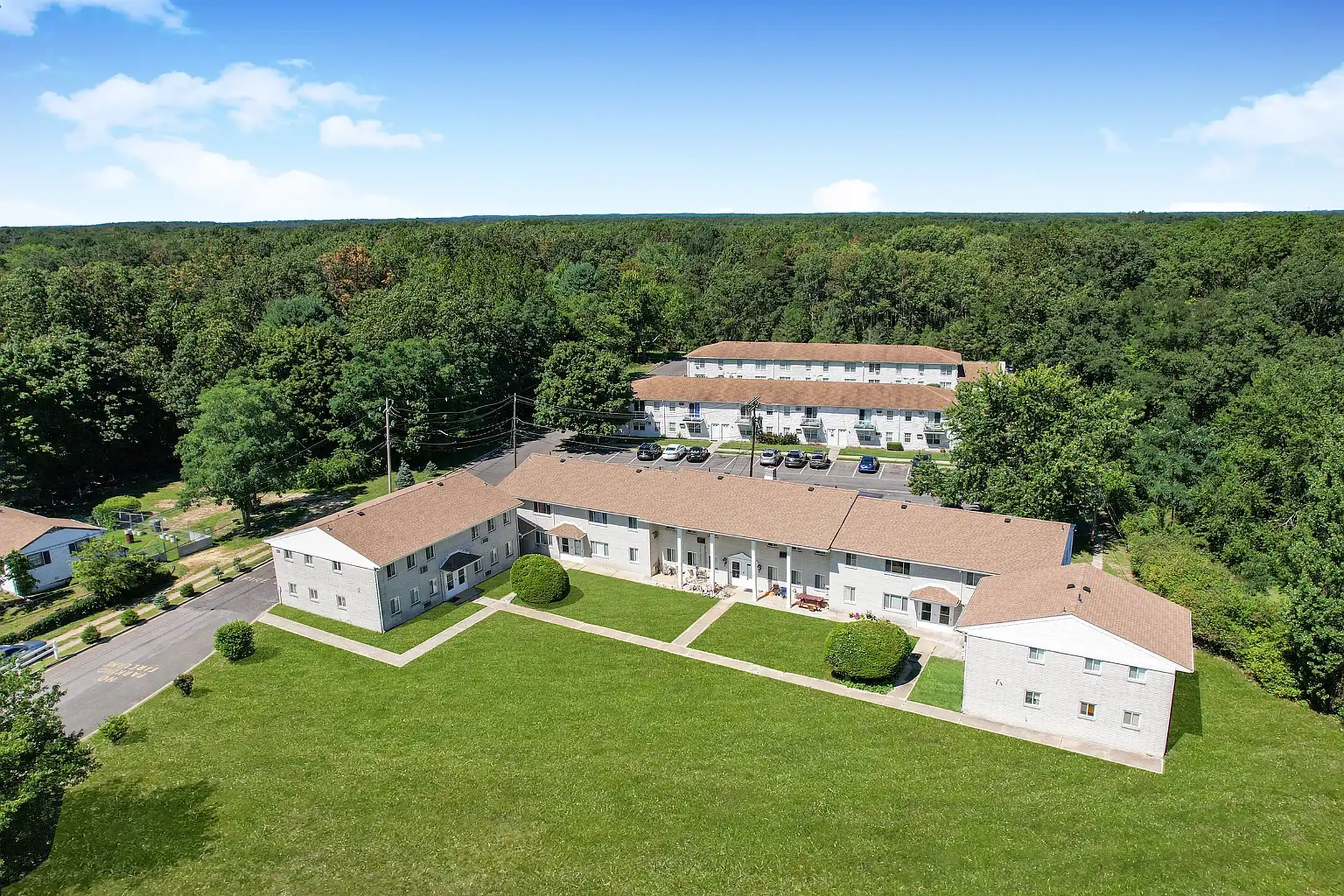 Jackson Arms - 80 W Veterans Hwy - Jackson, NJ | Rent.