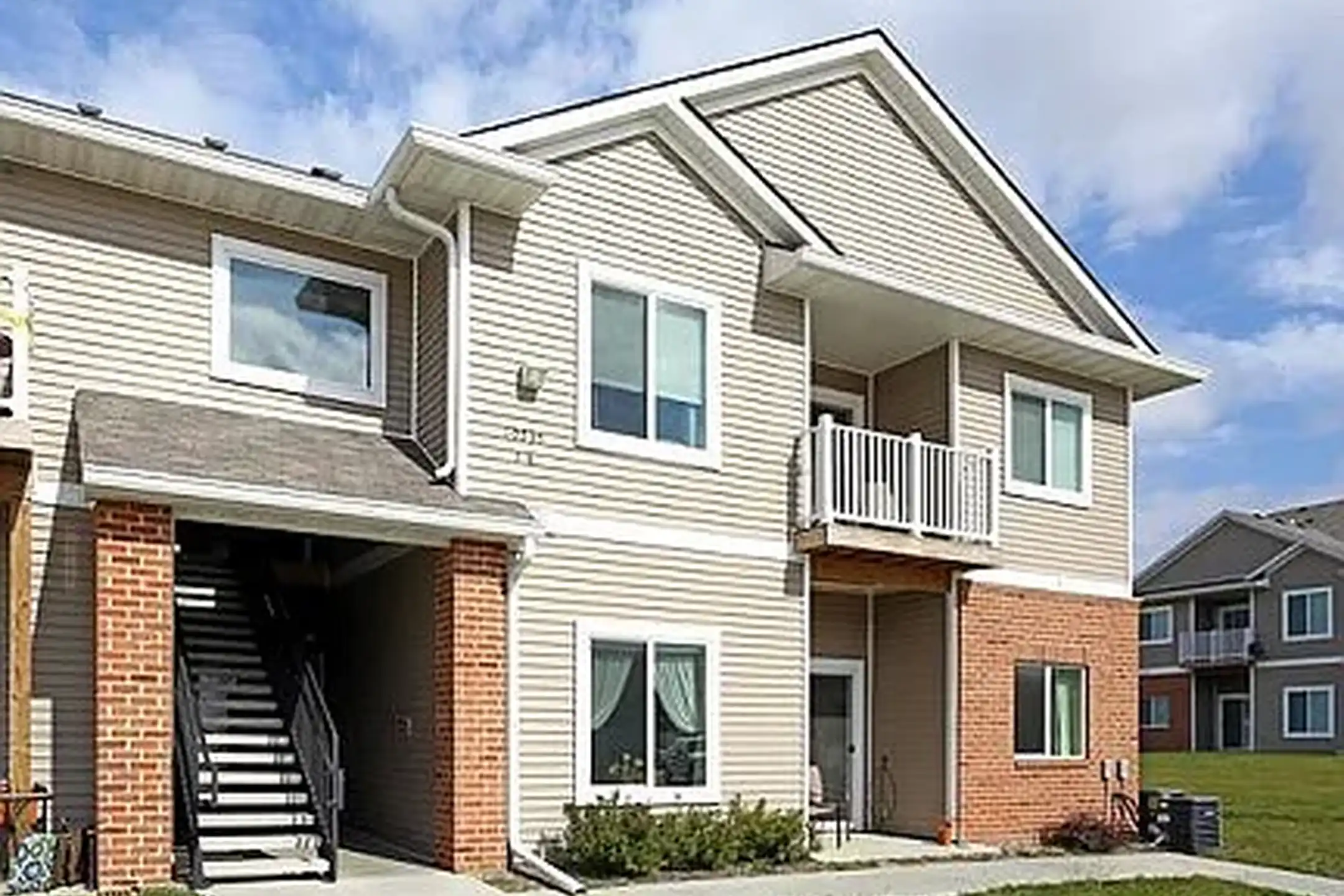 Adam Ridge Condos - 10535 Norfolk Dr - Johnston, IA | Rent.