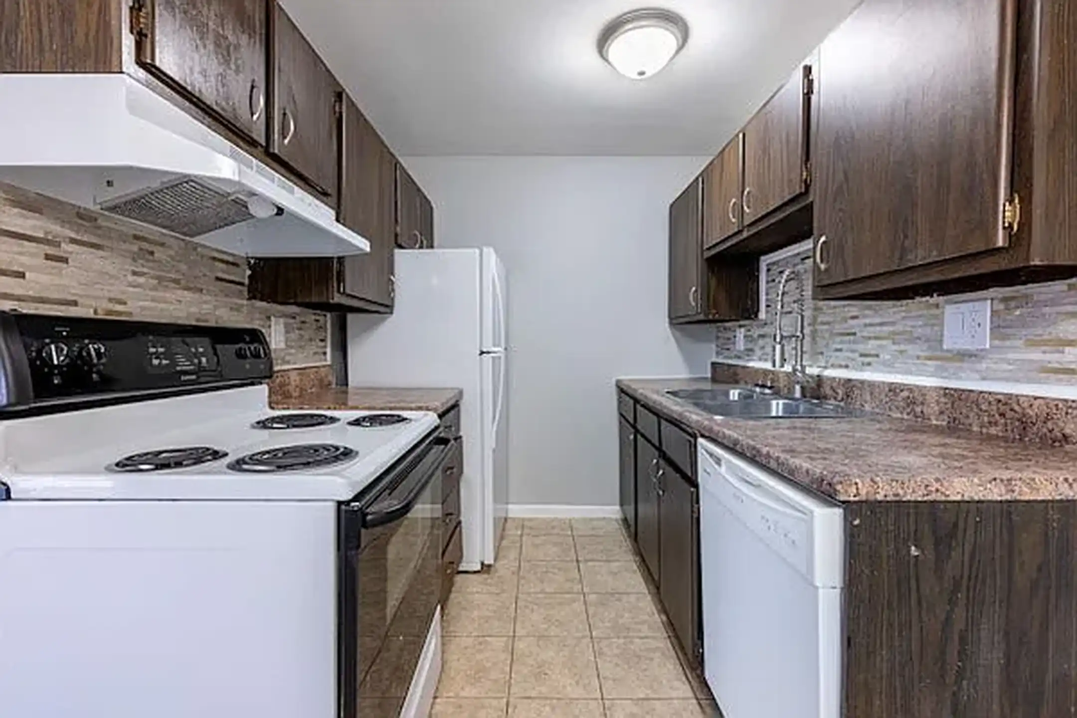 Shadowood Apartments - 519 S Main St - Englewood, OH | Rent.