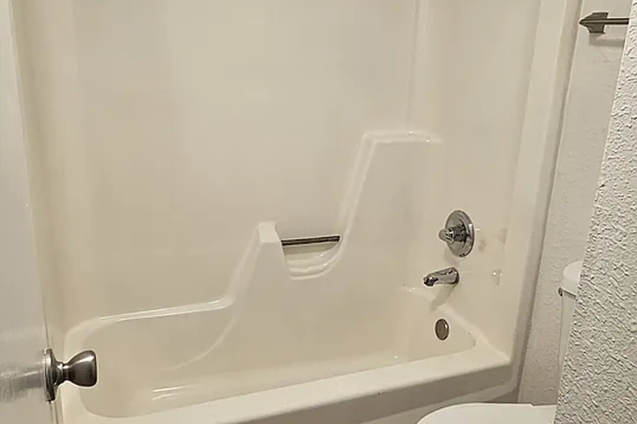 Georgia Villa Apartments - 2534 W Georgia Ave - Phoenix, AZ | Rent.