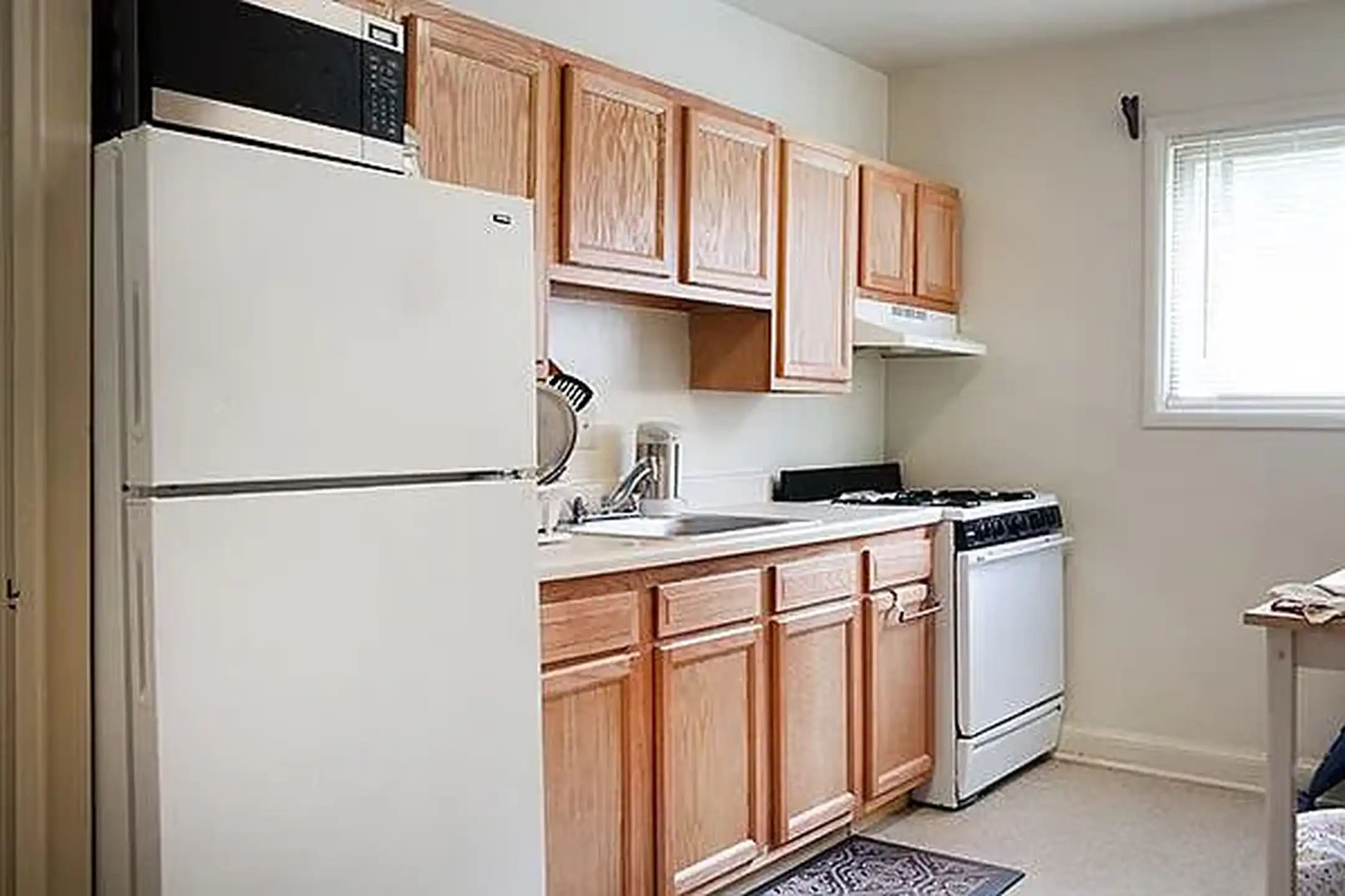 Tudor Place Apartments - 5801 Peabody St - Hyattsville, MD | Rent.