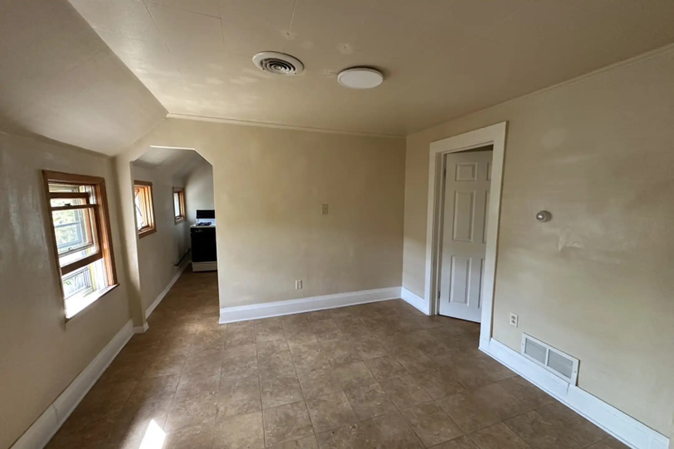 35 Cowing St unit 2 - Depew, NY | Rent.