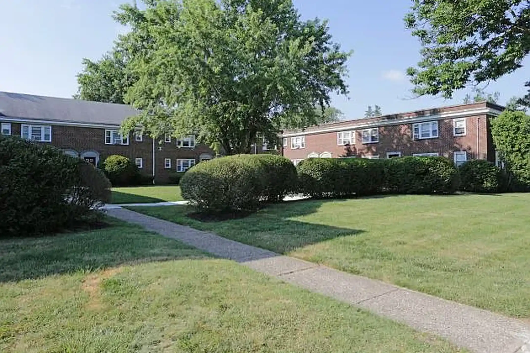 Oakland Gardens - 2 W Oakland Ave - Oaklyn, NJ | Rent.