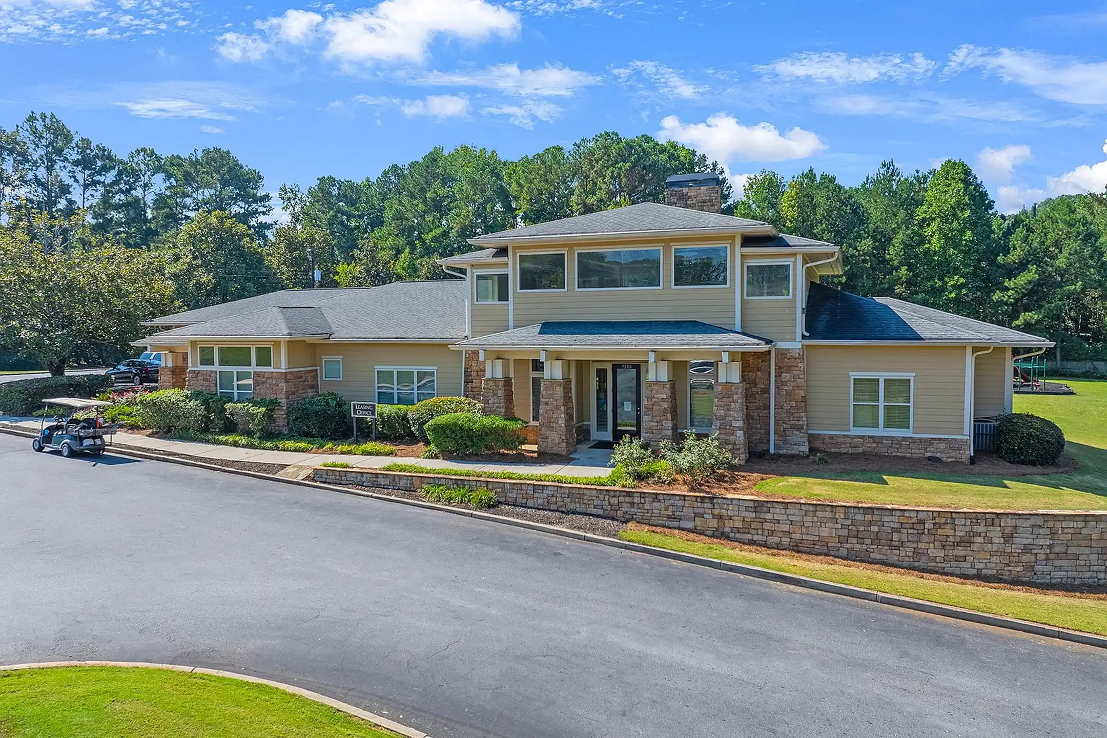 Regency Park - 3200 Desert Dr - East Point, GA | Rent.