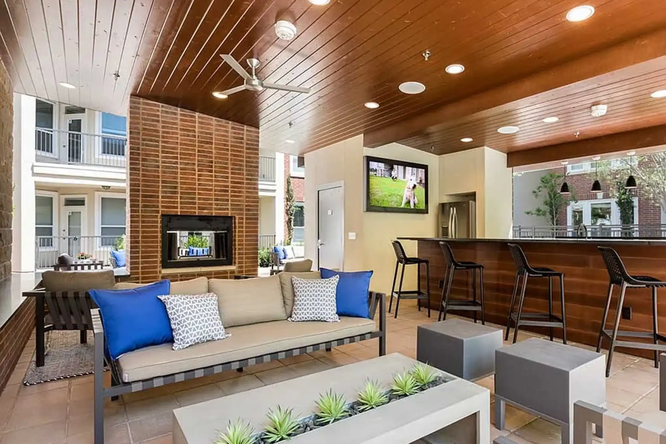 AMLI Frisco Crossing - 7255 Texas Rangers Dr - Frisco, TX | Rent.