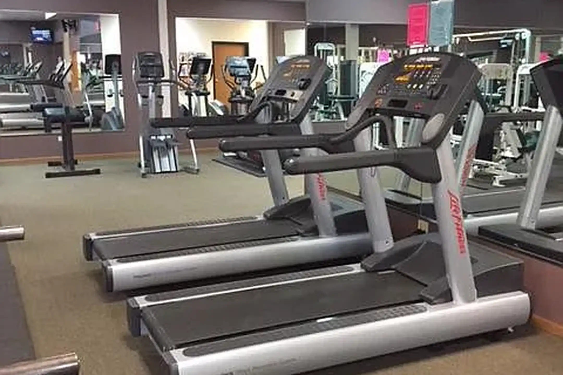 Greens Of Irish Prairie - 4300 W Shamrock Ln - McHenry, IL | Rent.