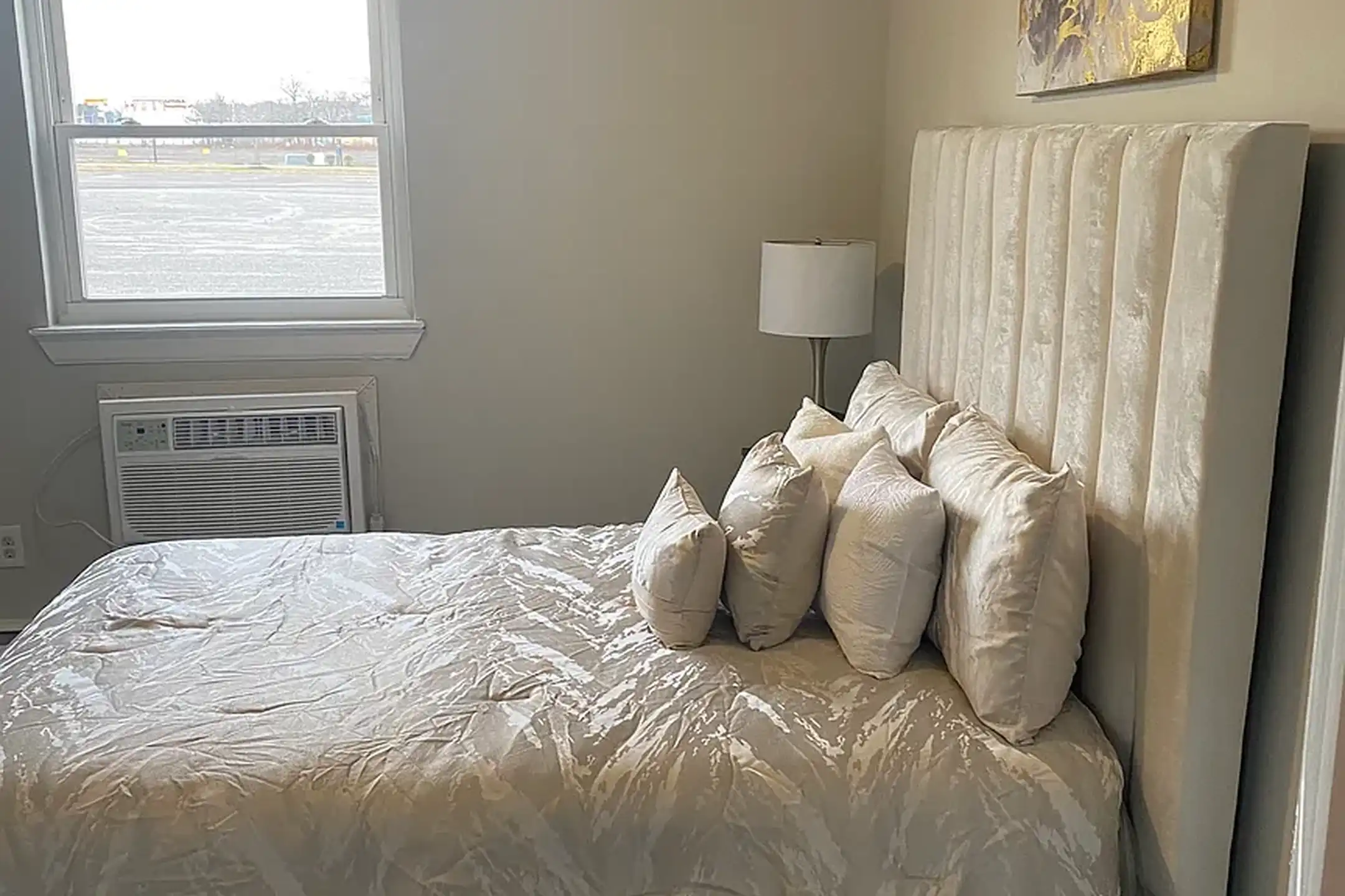 Liberty Manor Apartments - 222 White Horse Pike - Clementon, NJ | Rent.