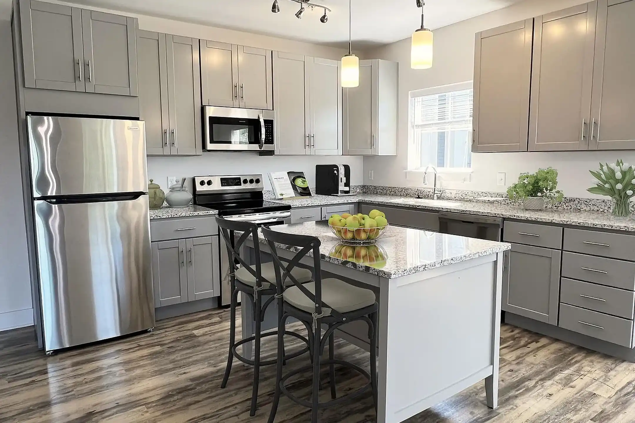 Brookview Commons West - 333 Main St - Danbury, CT | Rent.