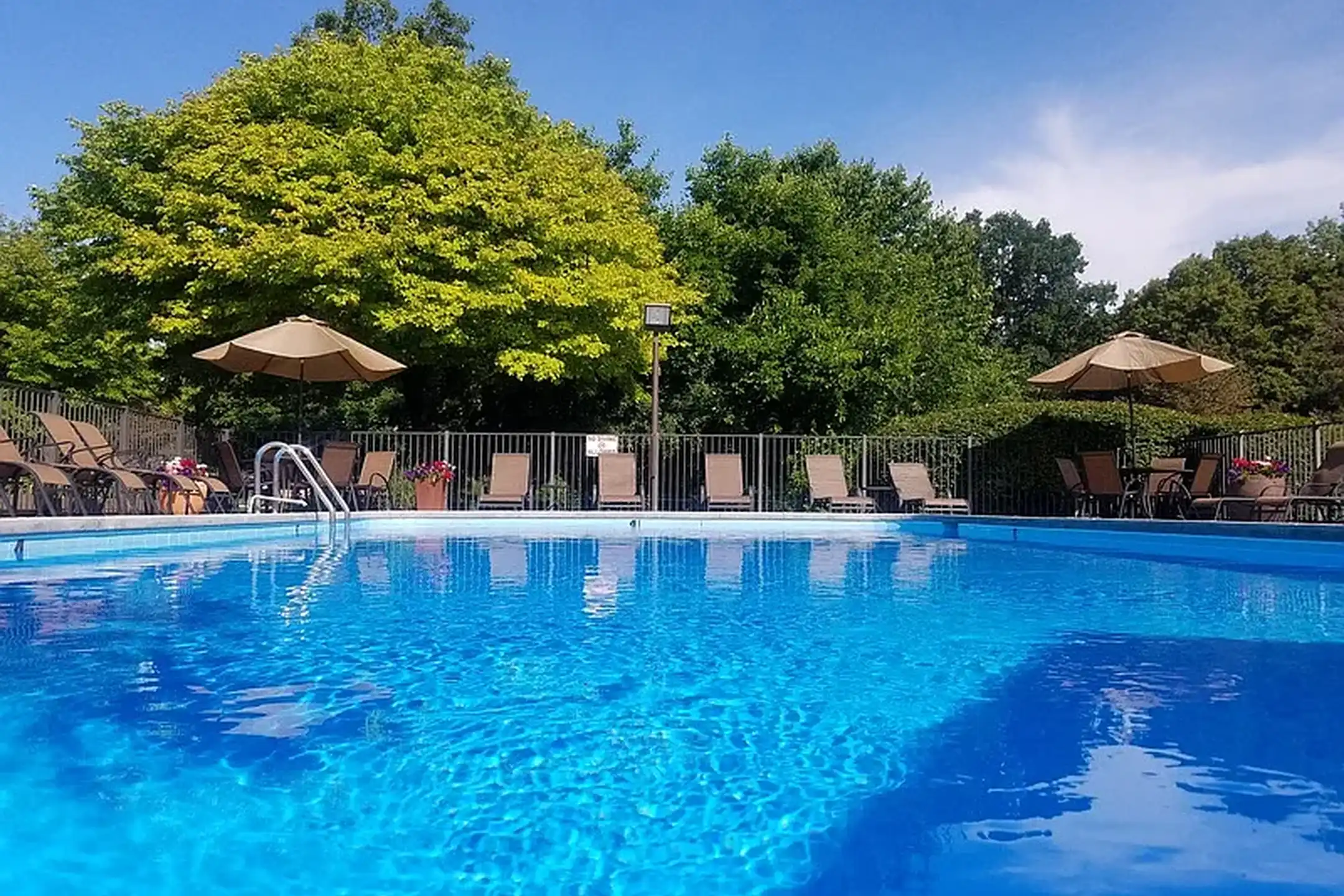 Winchell Way Apartments - 3740 Winchell Dr - Kalamazoo, MI | Rent.