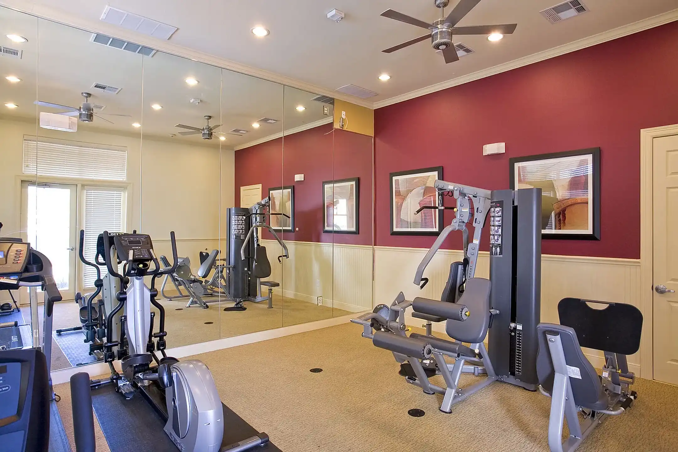 Costa Almadena - 6222 S New Braunfels Ave - San Antonio, TX | Rent.