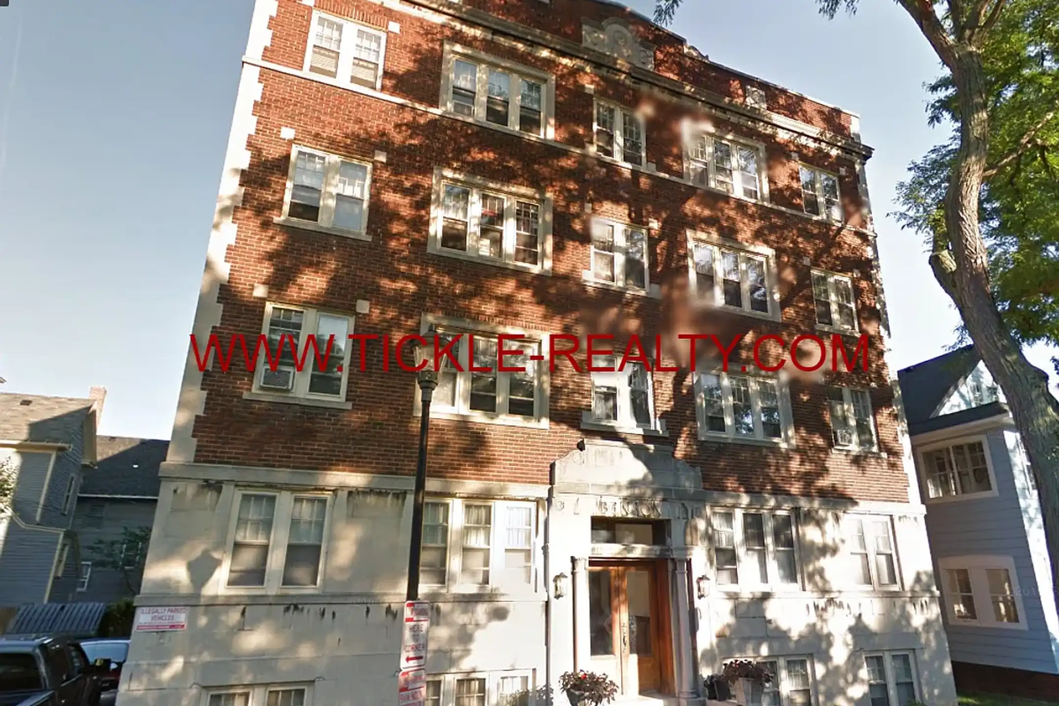 The Benson Apartment Building - 292 Oxford St - Rochester, NY | Rent.