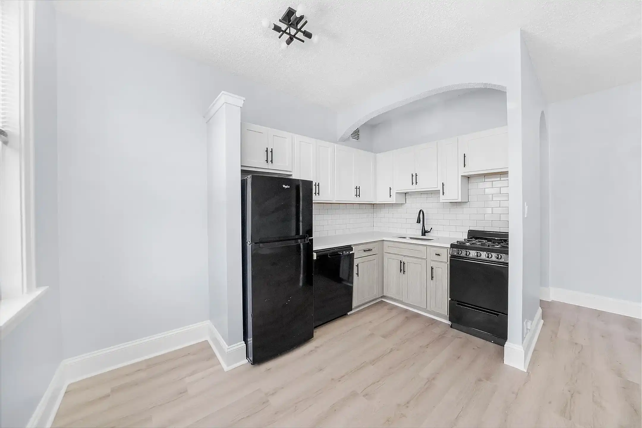 Blackstone Castle - 5135 S Blackstone - 5135 S Blackstone Ave - Chicago ...