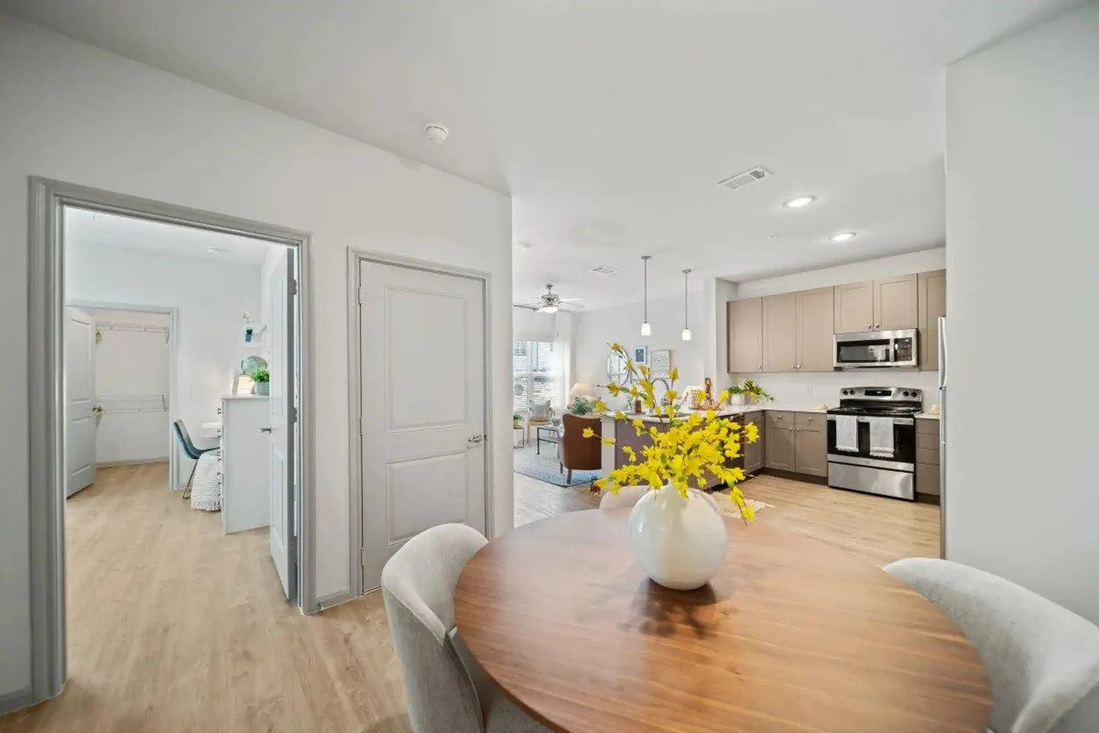 1102 Halsey Dr - Leander, TX | Rent.