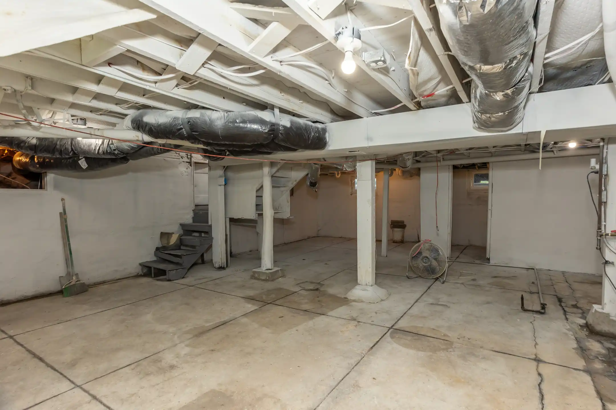 207 N Leeds Ave - Eldon, MO | Rent.