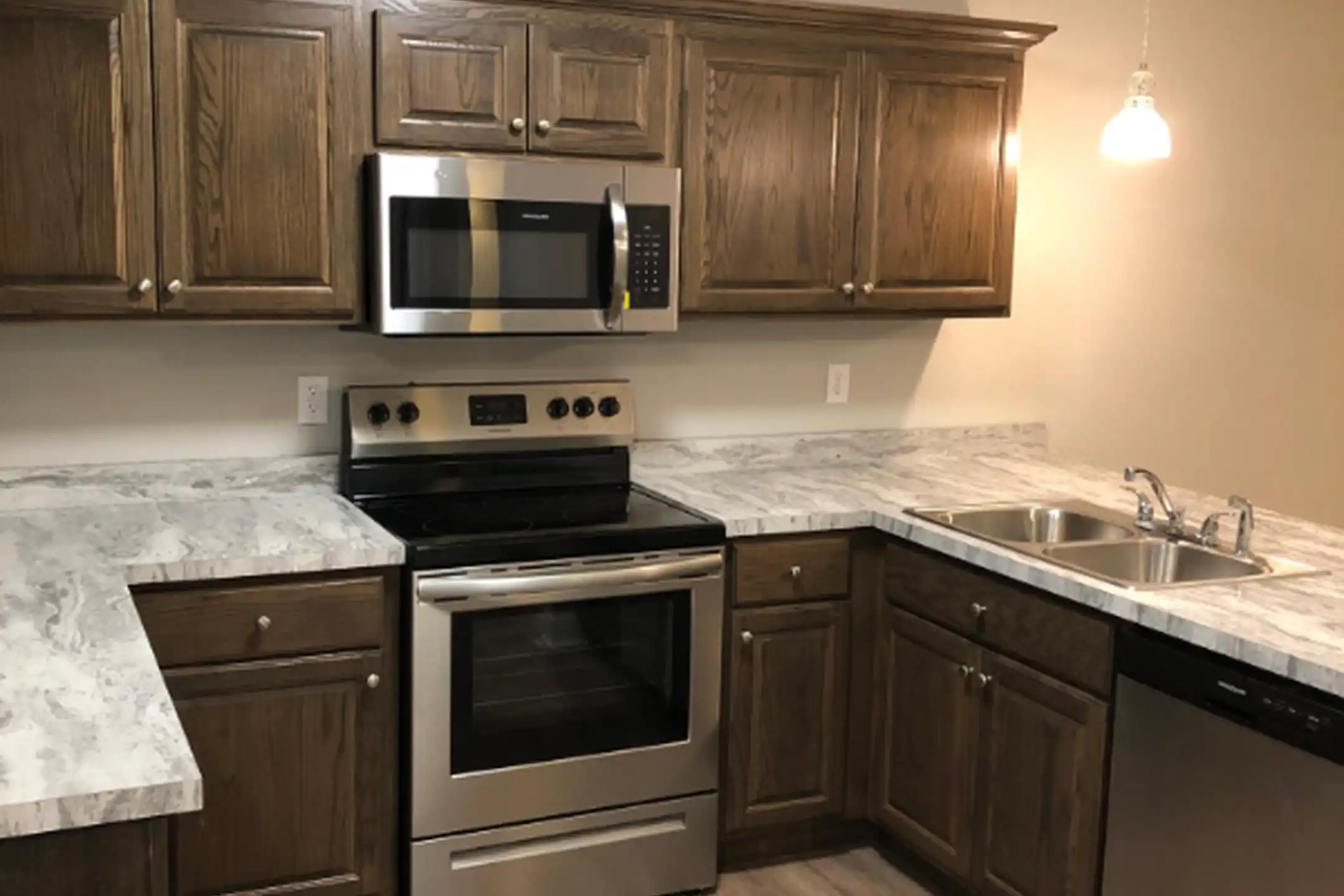 1068 Mace Rd - Osage Beach, MO | Rent.