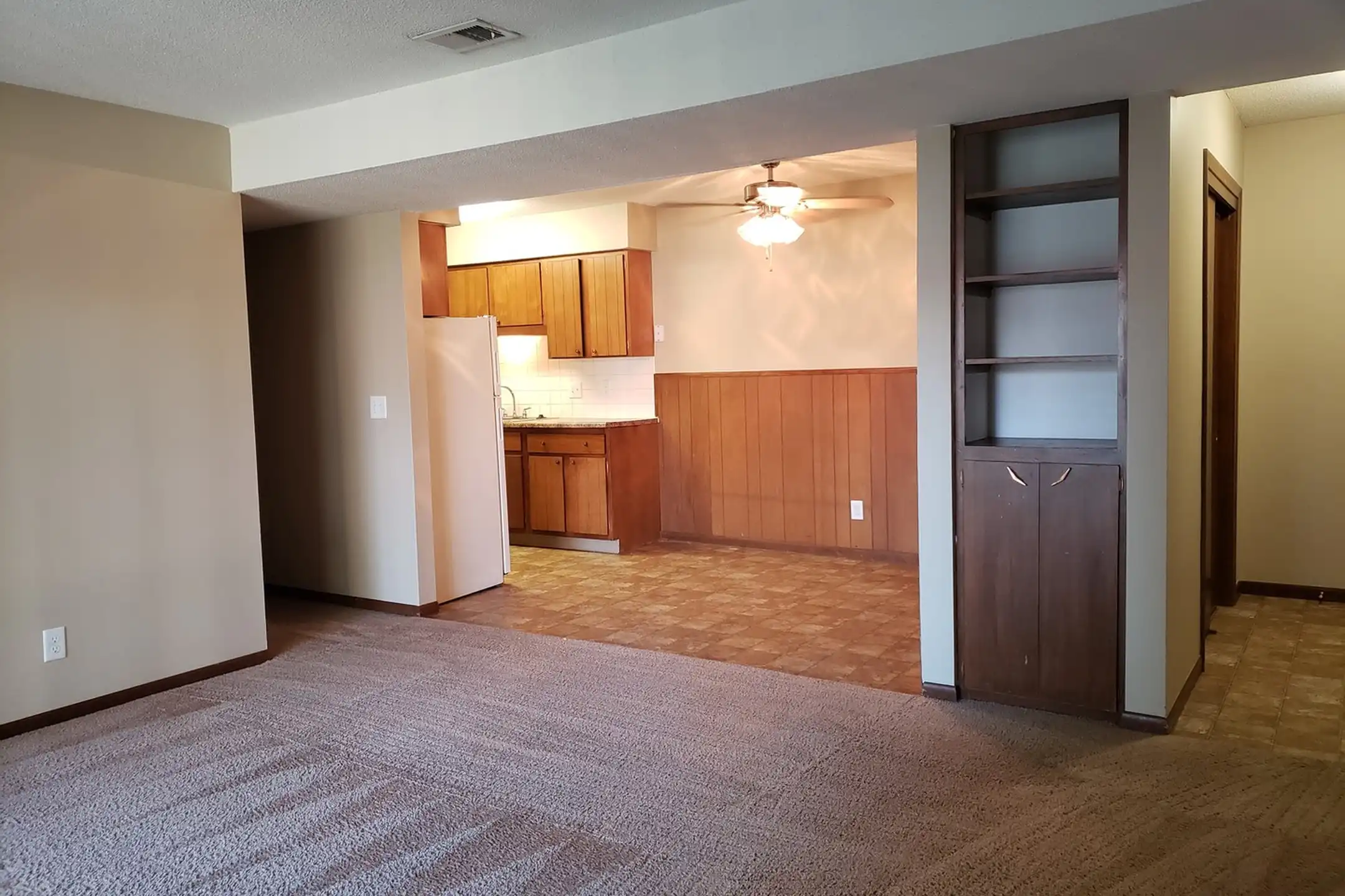 1511 Thomas Dr unit 1511-5 - Bellevue, NE | Rent.