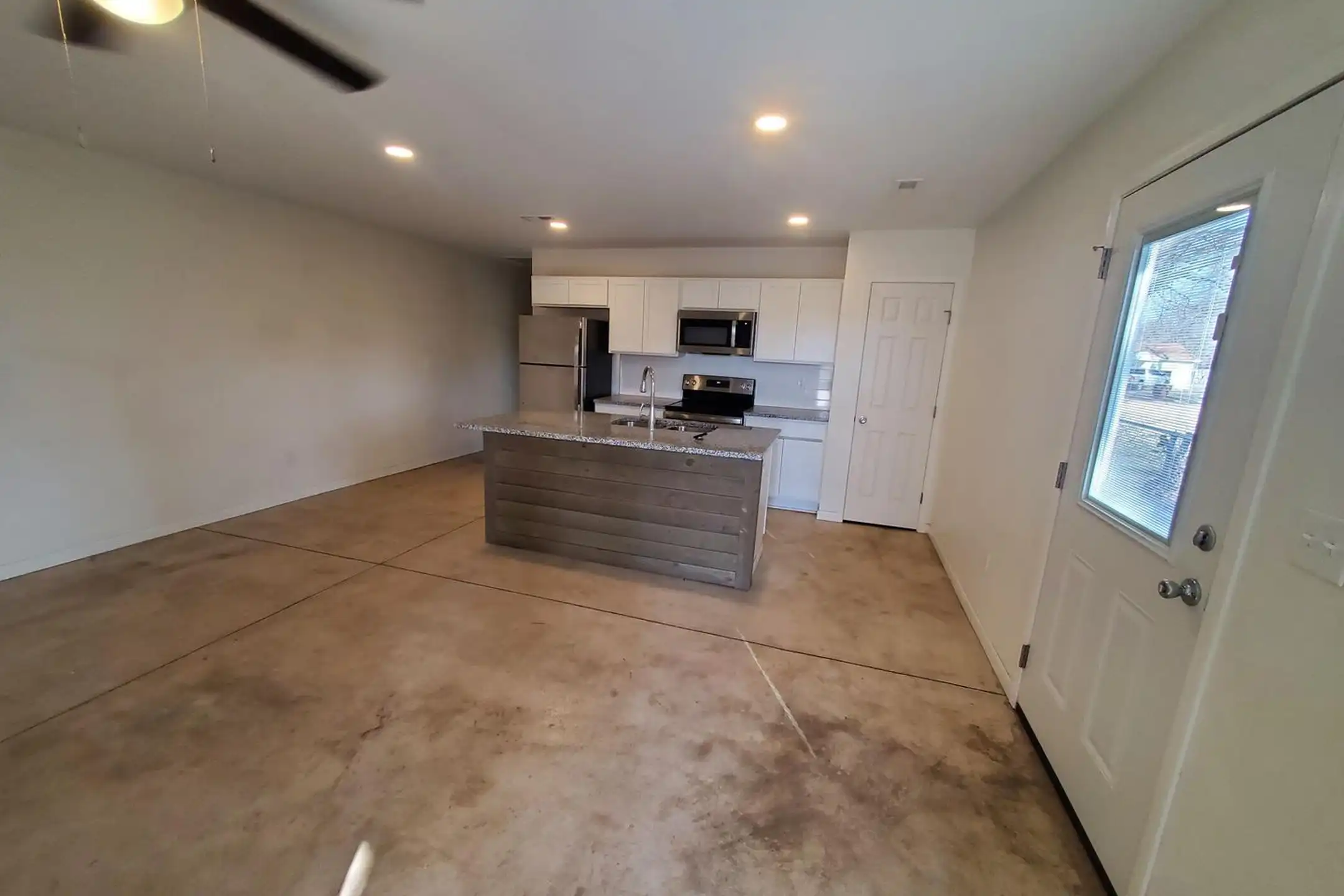 1019 N Spruce St unit 1019 N Spruce #100 - Wichita, KS | Rent.