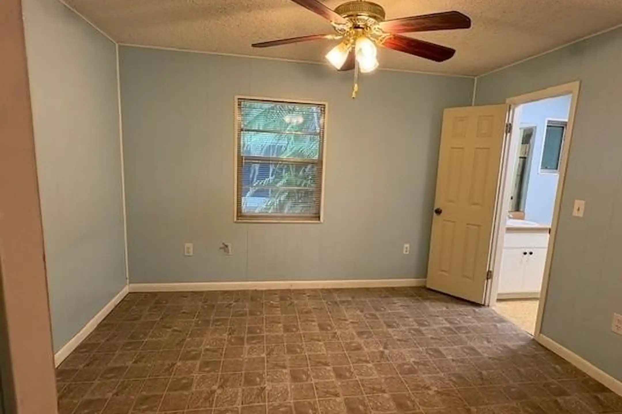 7973 Elliott Rd #7973 - Sebring, FL | Rent.