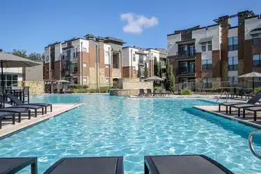 Soho Parkway - 6653 McKinney Ranch Pkwy - McKinney, TX | Rent.