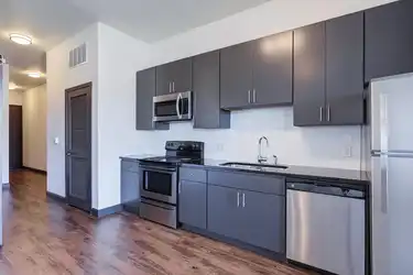 17 Broad - 1701 Broad St - Chattanooga, TN | Rent.