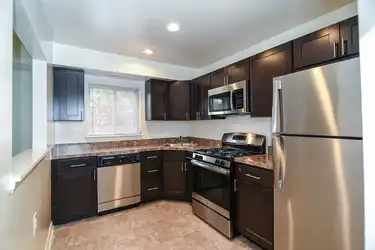 Montrose Manor - 28L Montrose Manor Ct - Catonsville, MD | Rent.