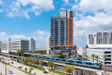 Motion at Dadeland - 8400 S Dixie Hwy - Miami, FL | Rent.