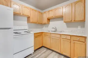 August Ridge - 2031 Vine St - Green Bay, WI | Rent.