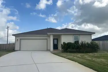 105 Troubador Ln Poteet Tx Rent