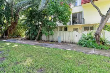1655 NE 115th St unit 7B - Miami, FL | Rent.