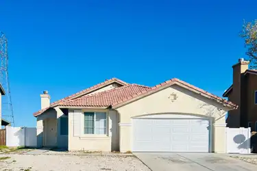 11860 Cliffrose Ct - Adelanto, CA | Rent.