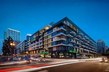 8th and Grand - 770 S Grand Ave - Los Angeles, CA | Rent.