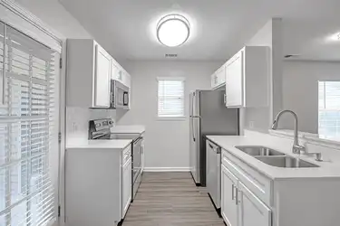 Lakeview Oaks Townhomes - 1114 Mohawk St - Savannah, GA | Rent.