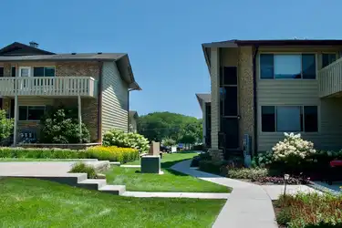 Windpoint Apartments - 4042 N Main St - Racine, WI | Rent.