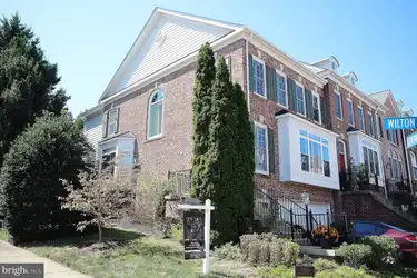 3335 Wilton Crest Ct - Alexandria, VA | Rent.