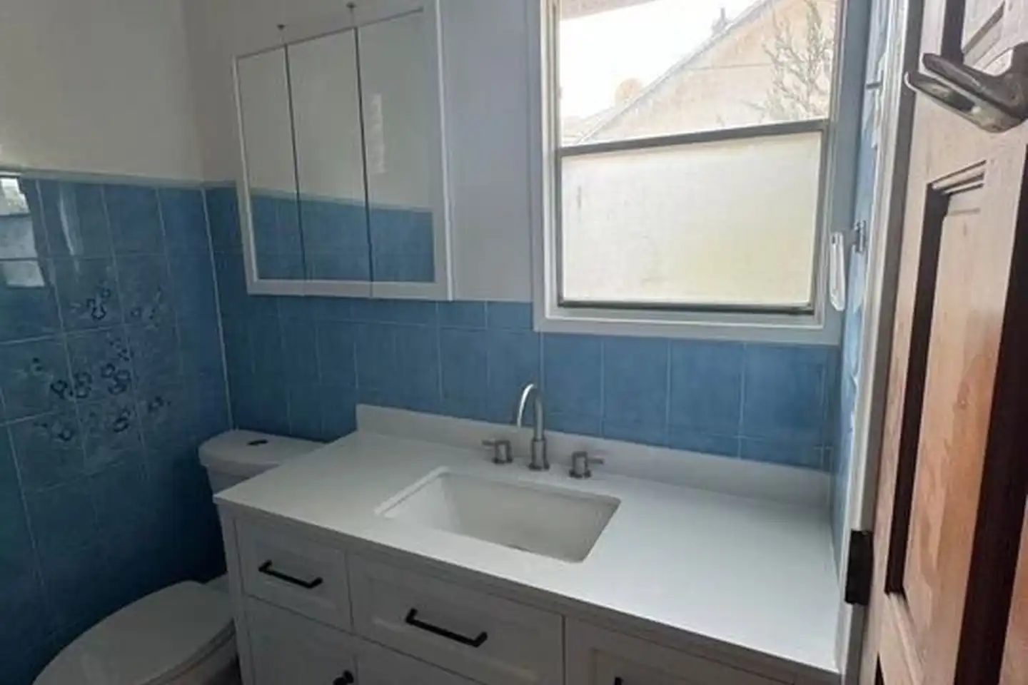 1536 N Mariposa Ave - Los Angeles, CA | Rent.