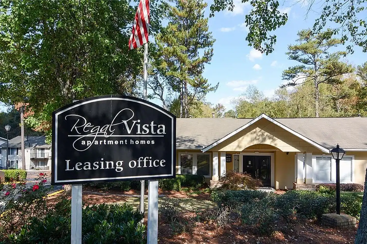 Regal Vista - 3475 Pleasantbrook Village Ln - Atlanta, GA | Rent.