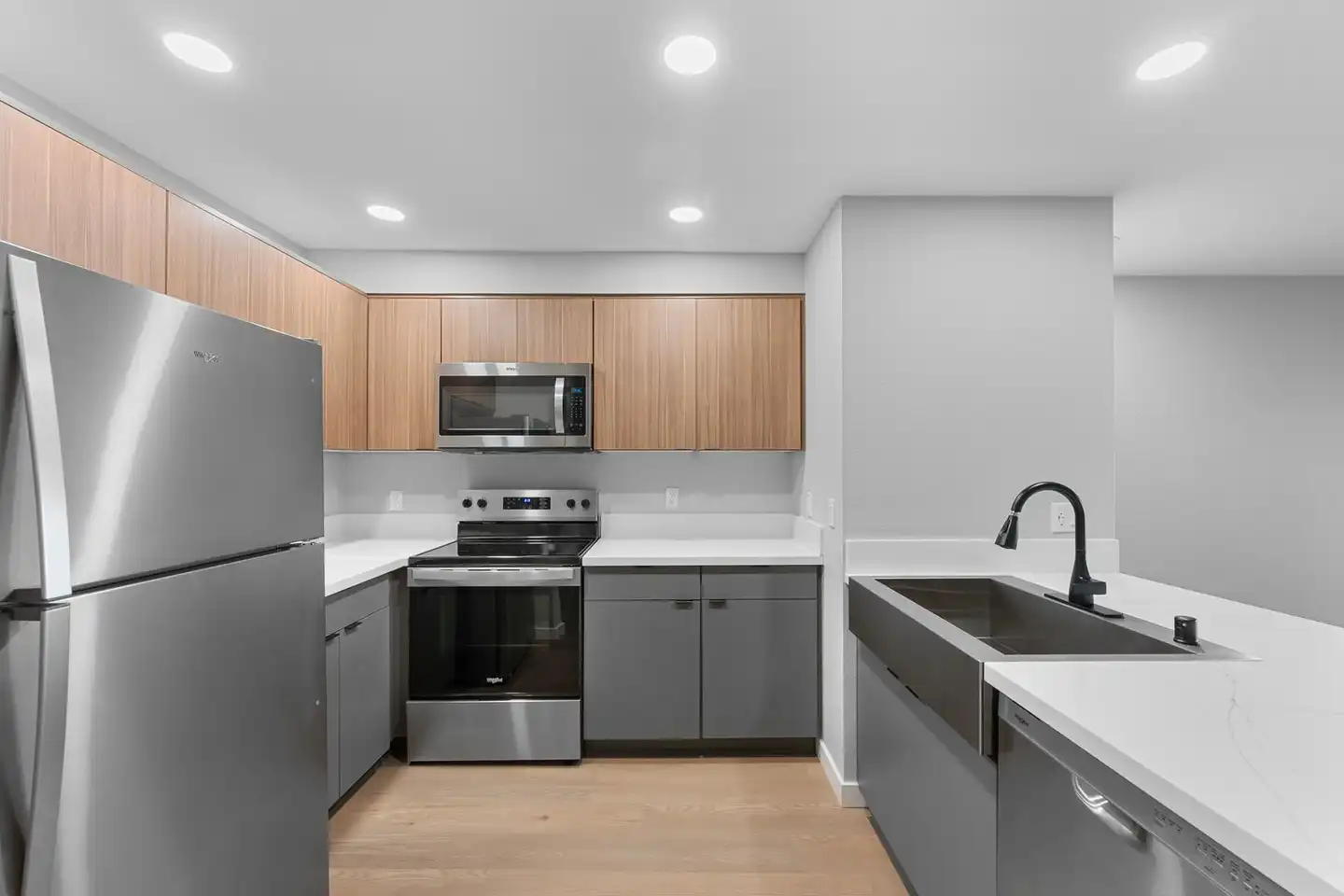 2855 Pinecreek Dr unit E-419 - Costa Mesa, CA | Rent.